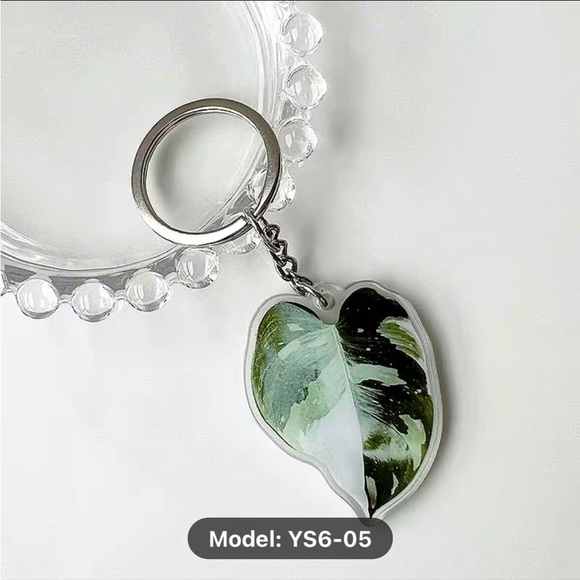 Other | 11000 Nwt Green And White Plant Leaf Keychain | Poshmark